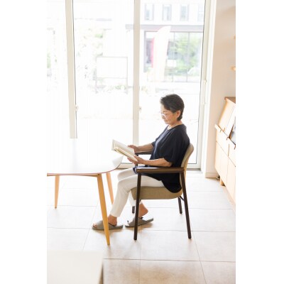 スポッとチェア(スチール仕様) (2)ロジーヌベージュ[023M11-2] | お礼品詳細 | ふるさと納税なら「さとふる」